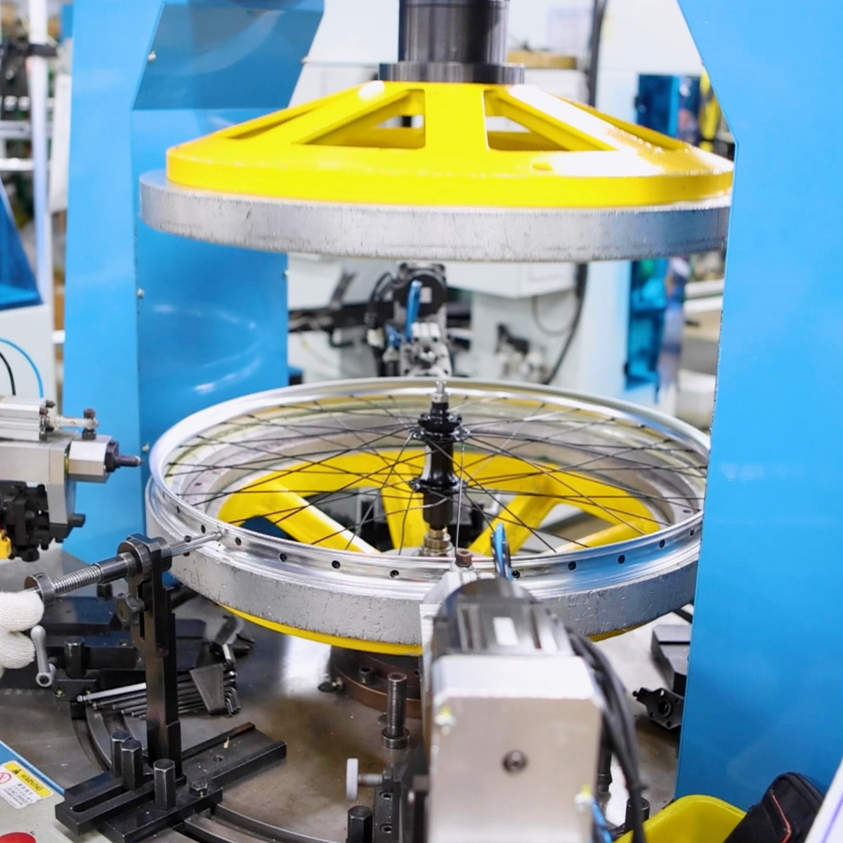 Building SE Bikes Wheels – SE BIKES Powered By BikeCo